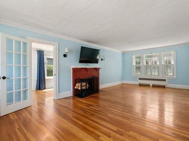 house with 3 bedroom, Medford MA ES105095304