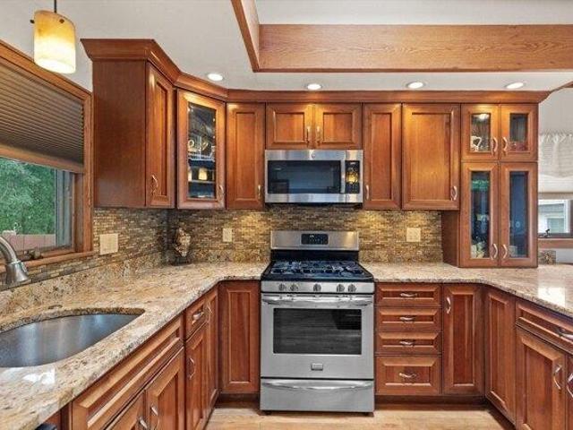 house with 3 bedroom, Medford MA ES105142367