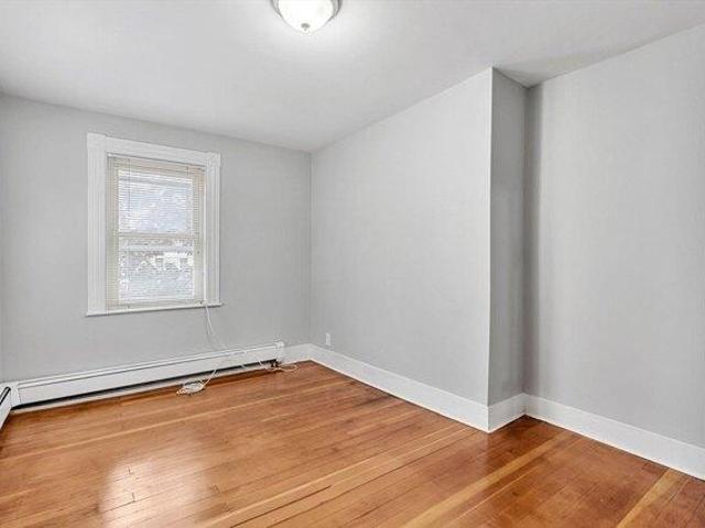 house with 3 bedroom, Medford MA ES105159749