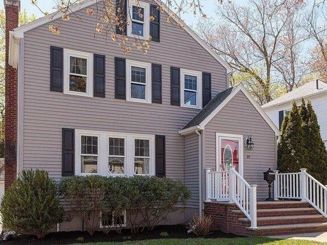 house with 3 bedroom, Medford MA ES102828597