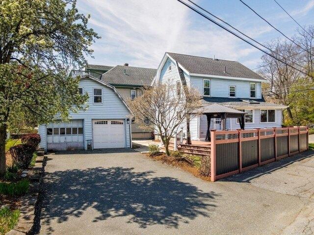 house with 3 bedroom, Medford MA ES102823188