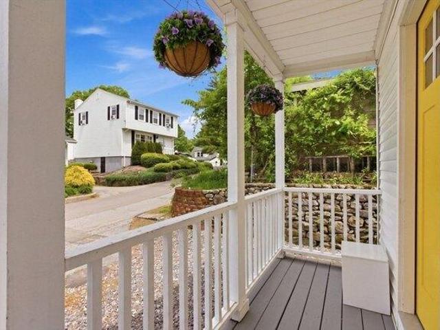 house with 3 bedroom, Medford MA ES102960563