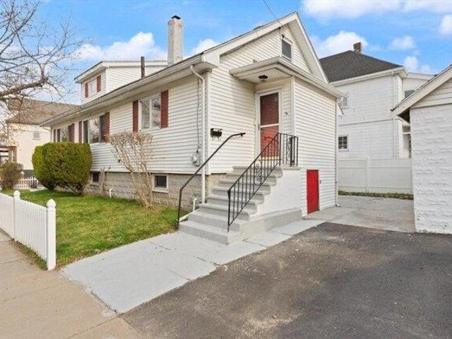 house with 3 bedroom, Medford MA ES102961824