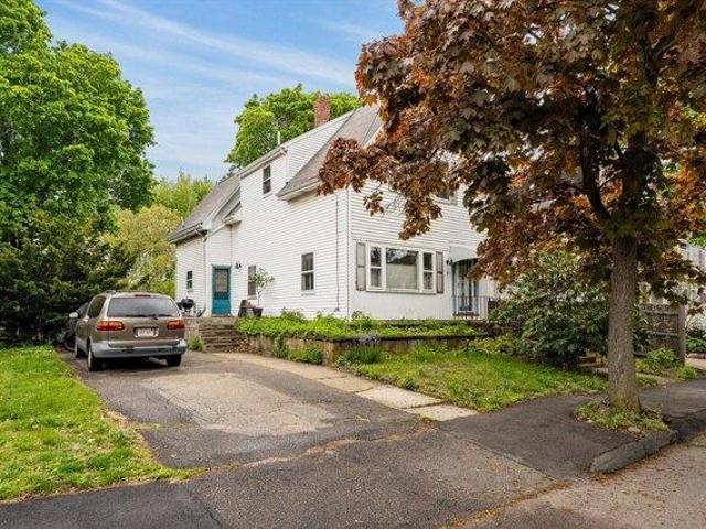 house with 3 bedroom, Medford MA ES103072847