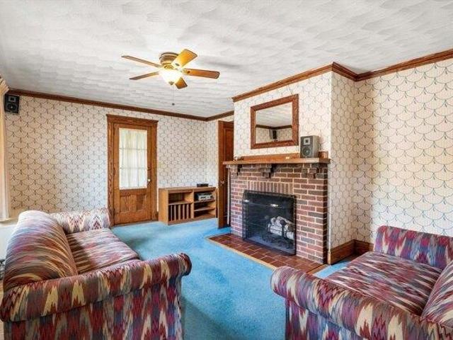 house with 3 bedroom, Medford MA ES103438305