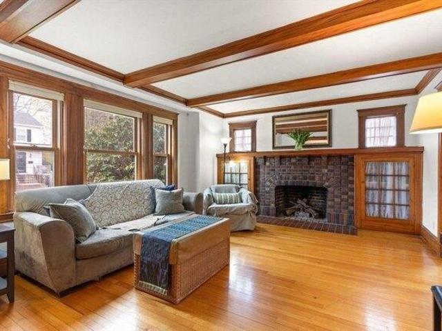 house with 3 bedroom, Medford MA ES103444482