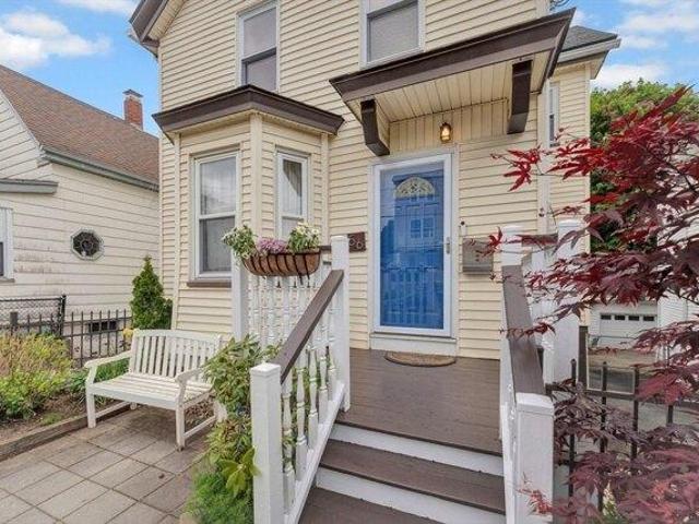 house with 3 bedroom, Medford MA ES103444818