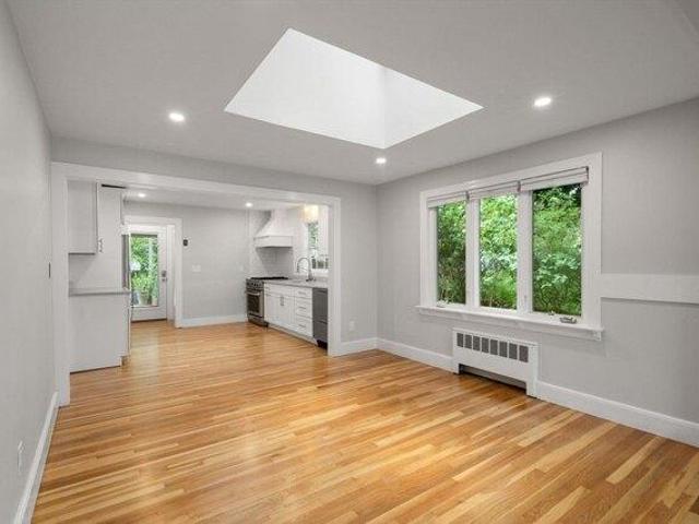 house with 3 bedroom, Medford MA ES103442532