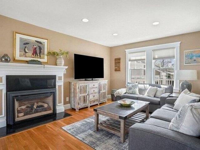 house with 3 bedroom, Medford MA ES103443033