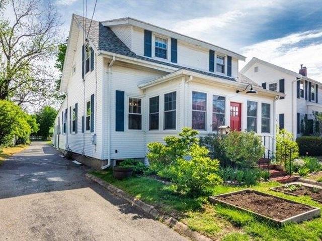 house with 3 bedroom, Medford MA ES103548340
