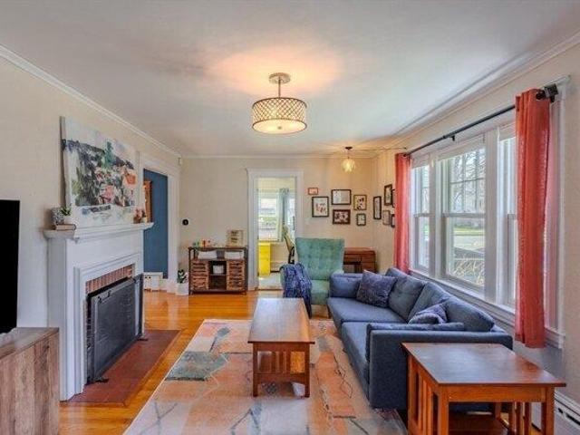 house with 3 bedroom, Melrose MA DLS103037384