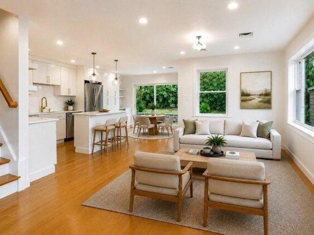 house with 3 bedroom, Melrose MA ES104406116