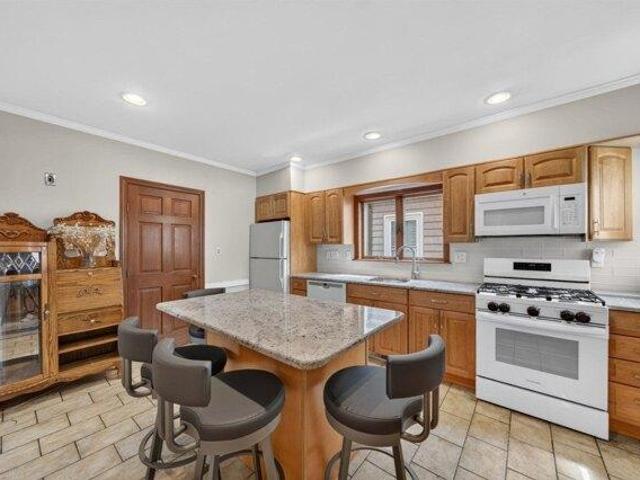 house with 3 bedroom, Melrose MA ES104848774