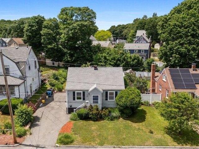 house with 3 bedroom, Melrose MA ES103808373