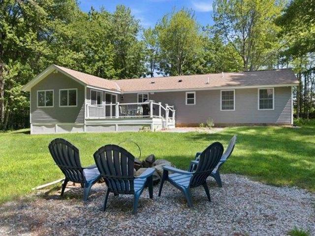 house with 3 bedroom, Meredith NH ES105094368