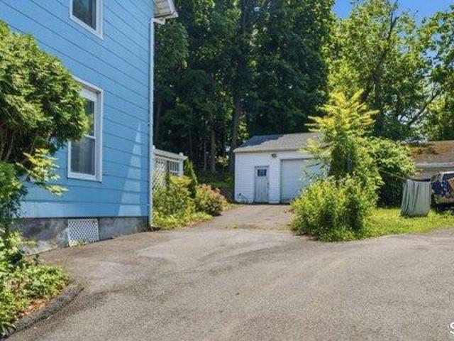 house with 3 bedroom, Meriden CT ES104112359