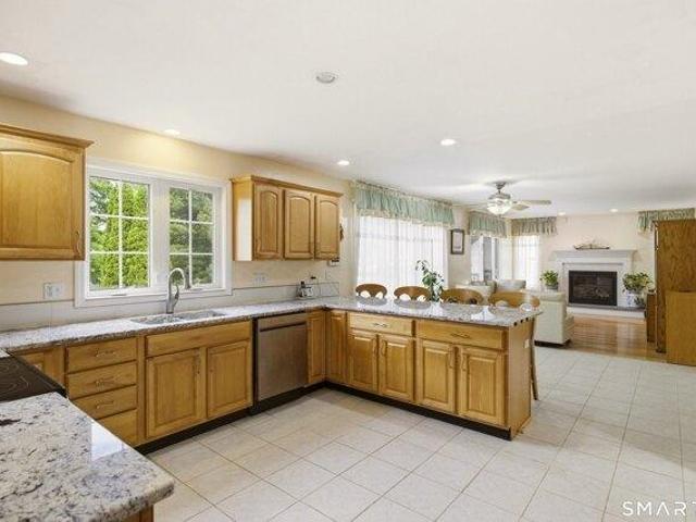 house with 3 bedroom, Meriden CT ES104150885