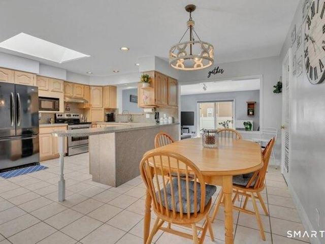 house with 3 bedroom, Meriden CT ES104299830