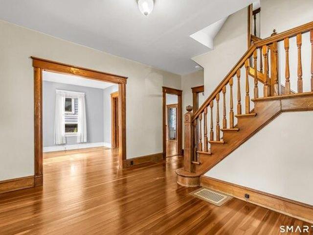 house with 3 bedroom, Meriden CT ES104409008