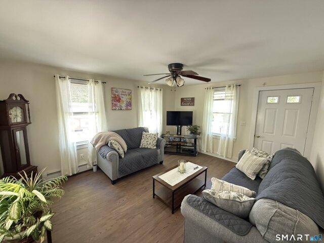 house with 3 bedroom, Meriden CT ES104410995
