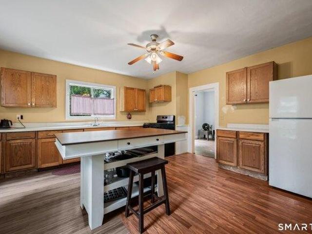 house with 3 bedroom, Meriden CT ES104481179