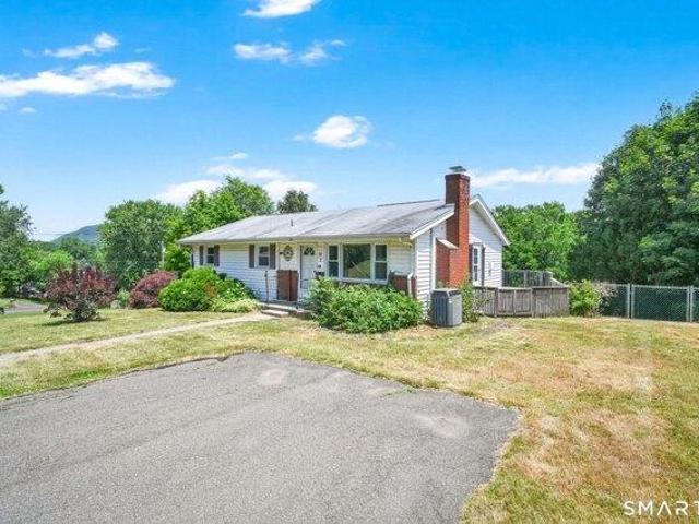 house with 3 bedroom, Meriden CT ES104569174