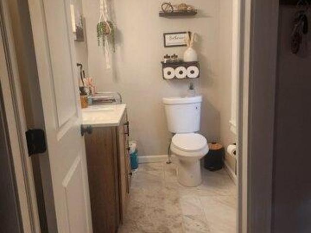 house with 3 bedroom, Meriden CT ES104848650