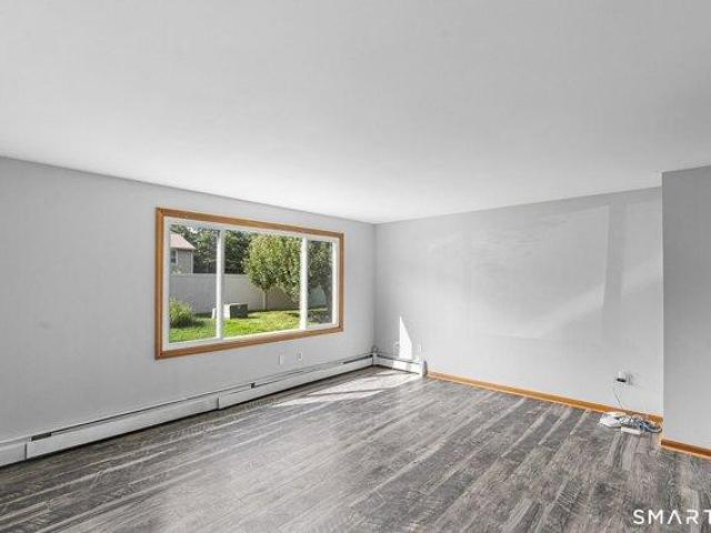 house with 3 bedroom, Meriden CT ES105113249