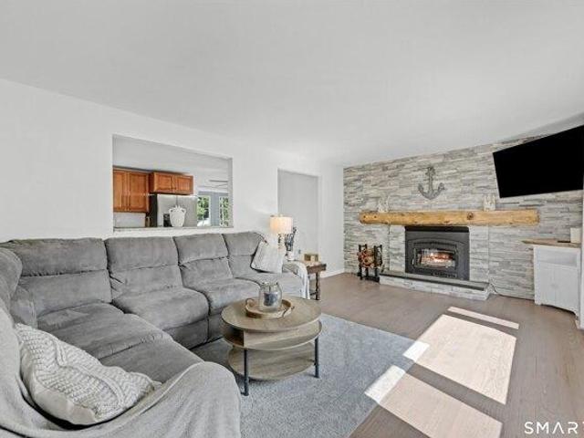house with 3 bedroom, Meriden CT ES105122944