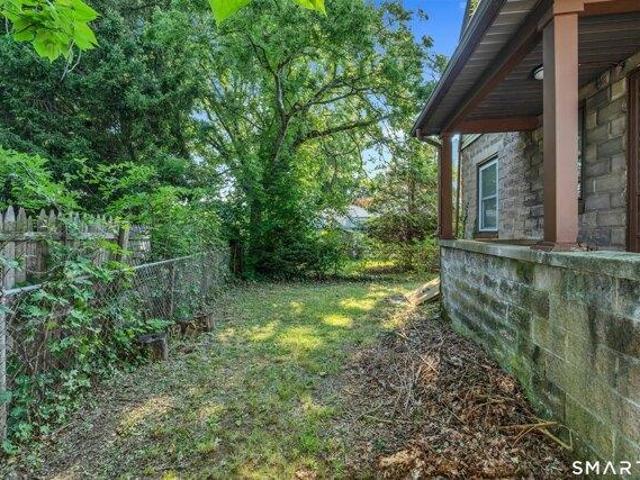 house with 3 bedroom, Meriden CT ES105206264