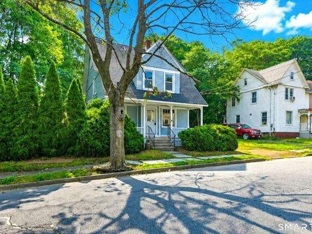 house with 3 bedroom, Meriden CT ES105206445