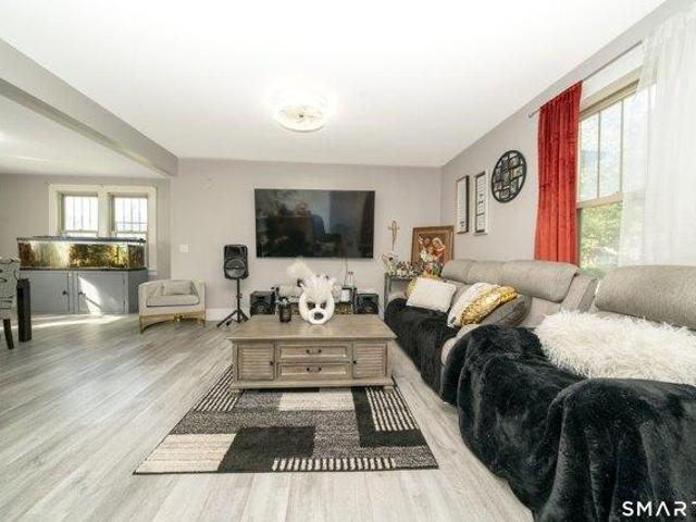 house with 3 bedroom, Meriden CT ES105230101