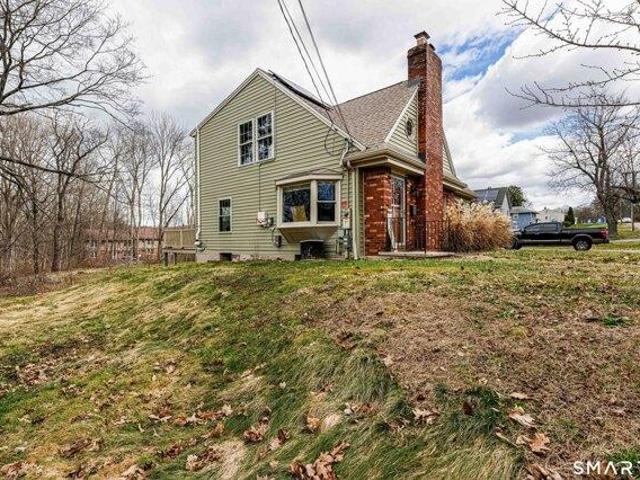 house with 3 bedroom, Meriden CT ES103929294