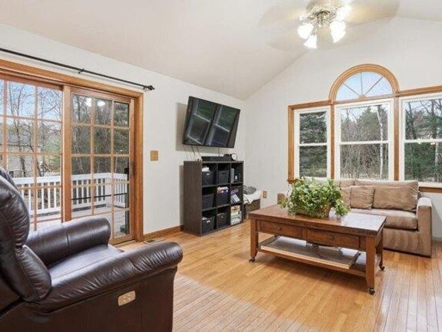 house with 3 bedroom, Merrimack NH DS102586512