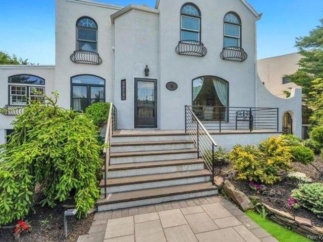 house with 3 bedroom, Merrick NY ES104906111
