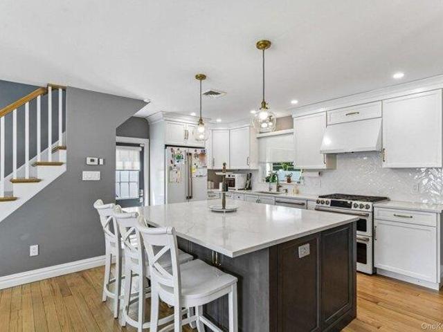 house with 3 bedroom, Merrick NY ES104921788