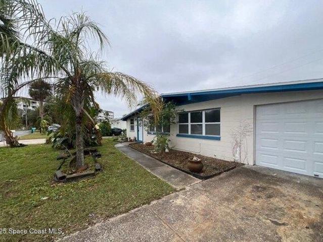 house with 3 bedroom, Merritt Island FL DLS89457721