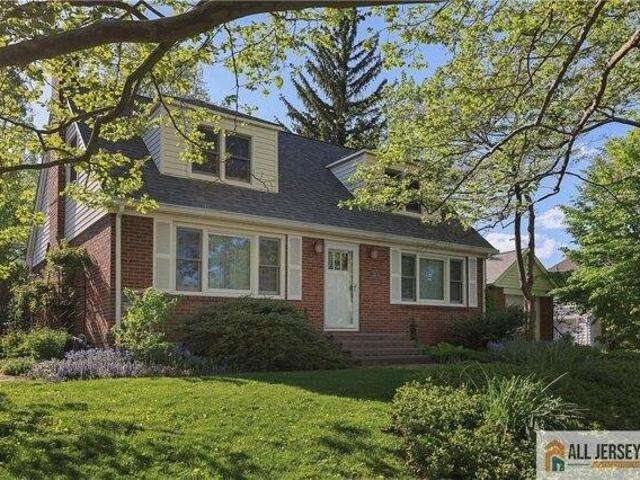 house with 3 bedroom, Metuchen NJ DLS101658377