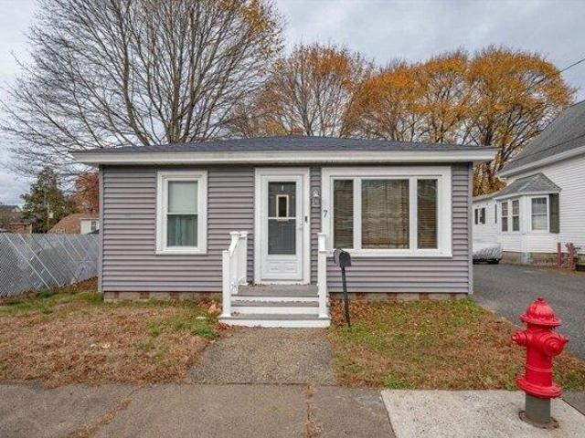 house with 3 bedroom, Methuen MA DLS103035050