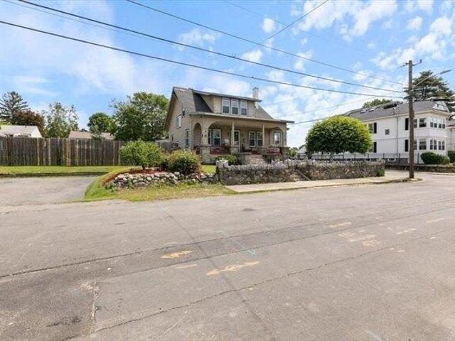house with 3 bedroom, Methuen MA DS103662759