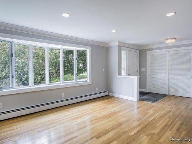 house with 3 bedroom, Methuen MA ES104514588