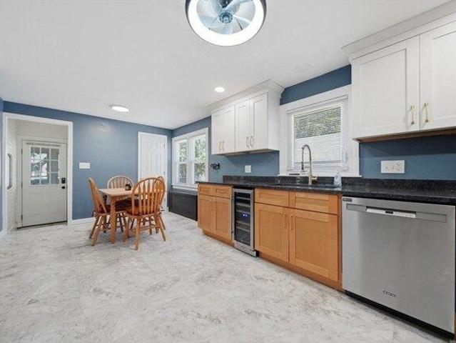 house with 3 bedroom, Methuen MA ES104807667