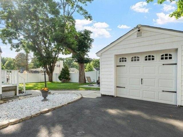 house with 3 bedroom, Methuen MA ES104809287