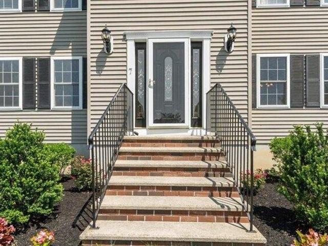 house with 3 bedroom, Methuen MA ES104852137
