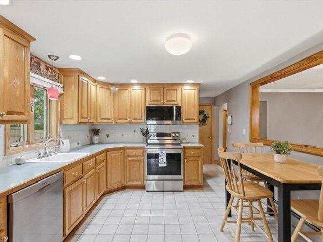 house with 3 bedroom, Methuen MA ES105081325