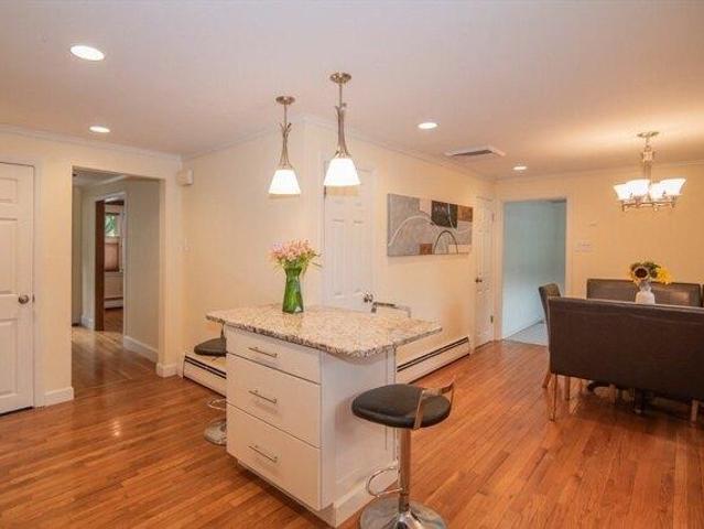 house with 3 bedroom, Methuen MA ES105114288