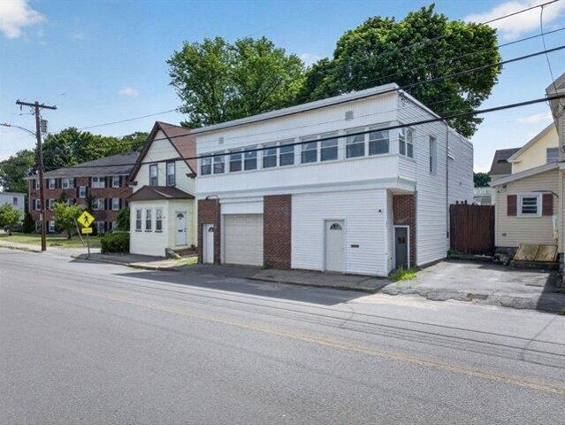 house with 3 bedroom, Methuen MA ES105114447