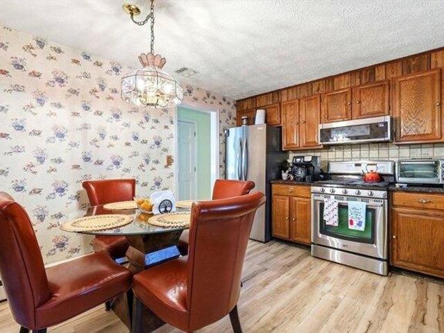 house with 3 bedroom, Methuen MA ES105141569