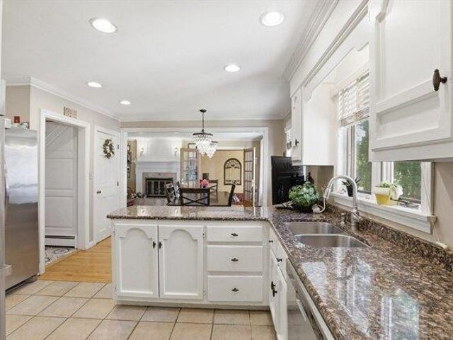 house with 3 bedroom, Methuen MA ES105159957
