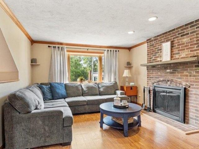 house with 3 bedroom, Methuen MA ES105160850
